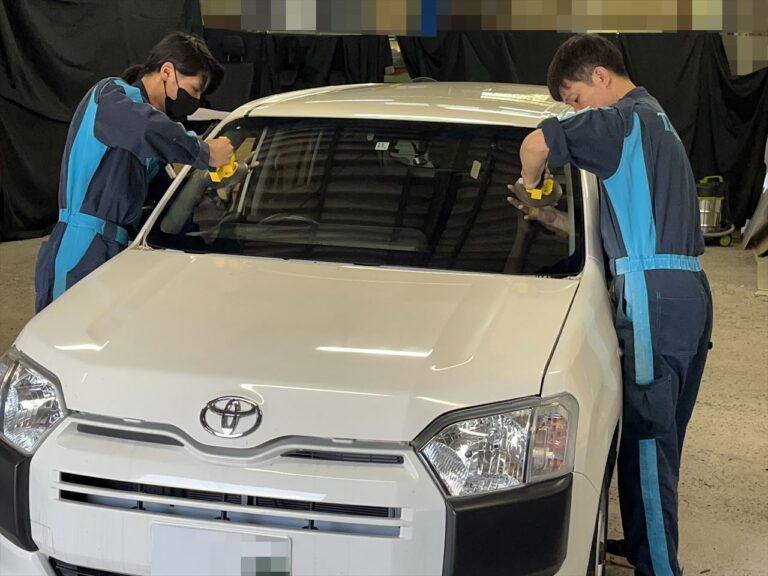 トヨタ プロボックスのフロントガラス交換 – 広島のカーコーティング専門店 ティーズフィルムの施工ブログ