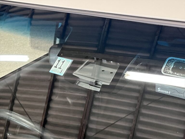 トヨタ プロボックスのフロントガラス交換 – 広島のカーコーティング専門店 ティーズフィルムの施工ブログ